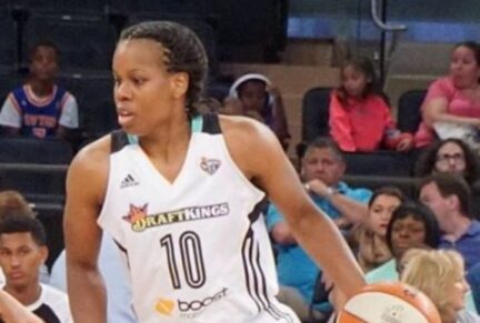 15 Basketball Players Who Scored 100 Points in a Single Game - EasySportz